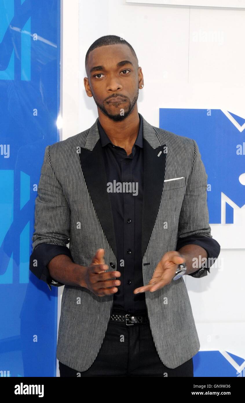 NEW YORK, NY - AUGUST 28:Jay Pharoah attend the 2016 MTV Video Music ...