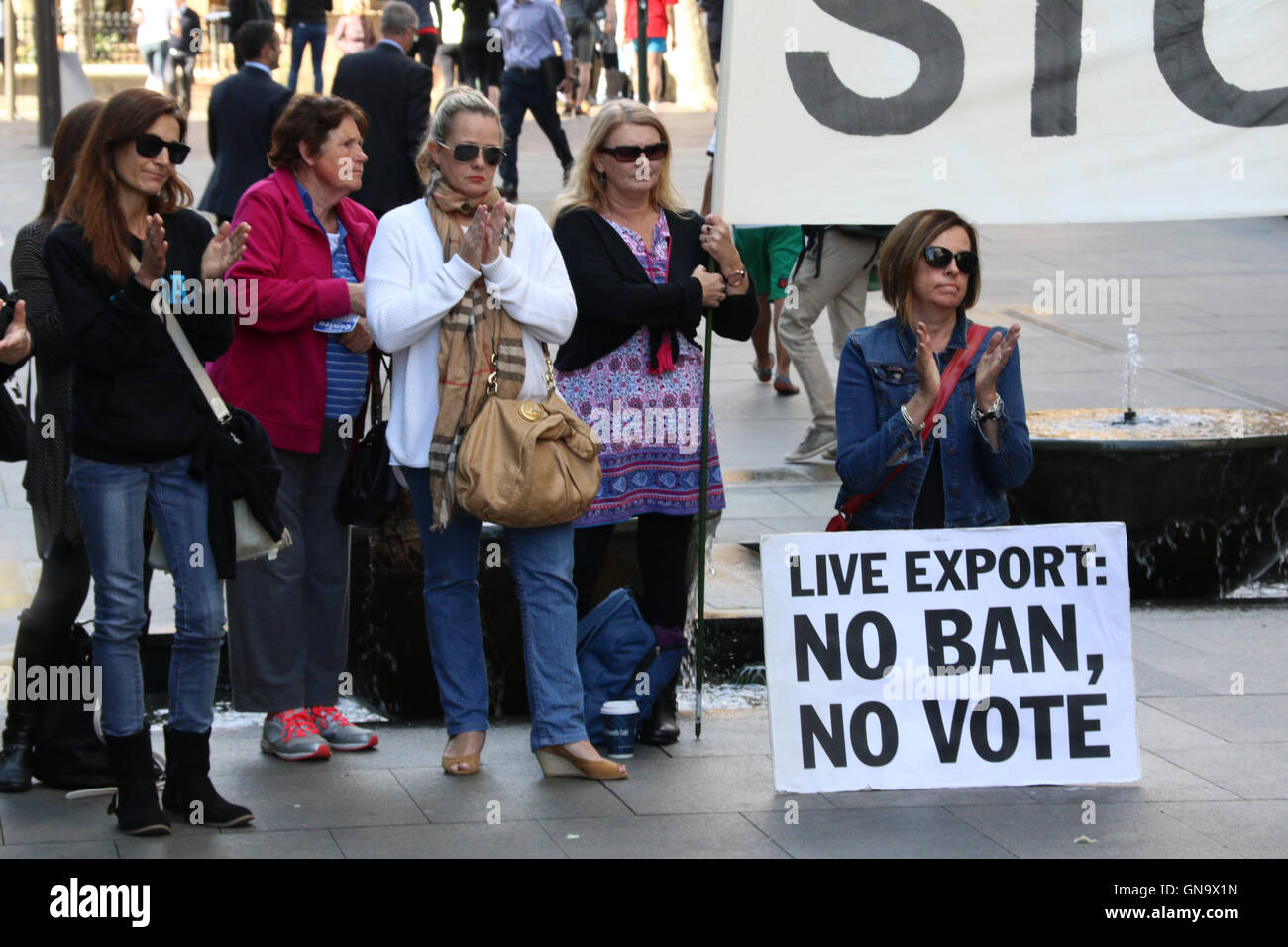 Animal liberation sign hi-res stock photography and images - Alamy