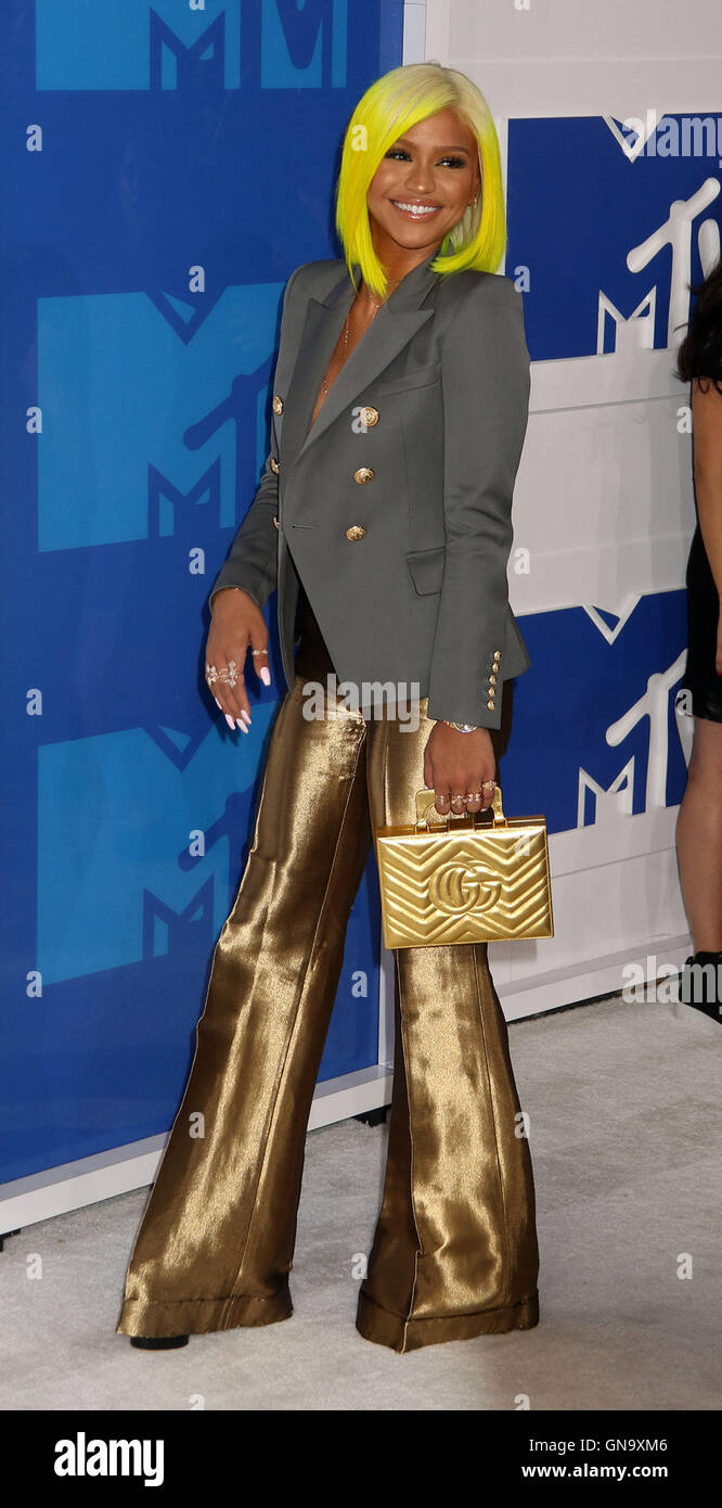 Cassie singer hi-res stock photography and images - Alamy