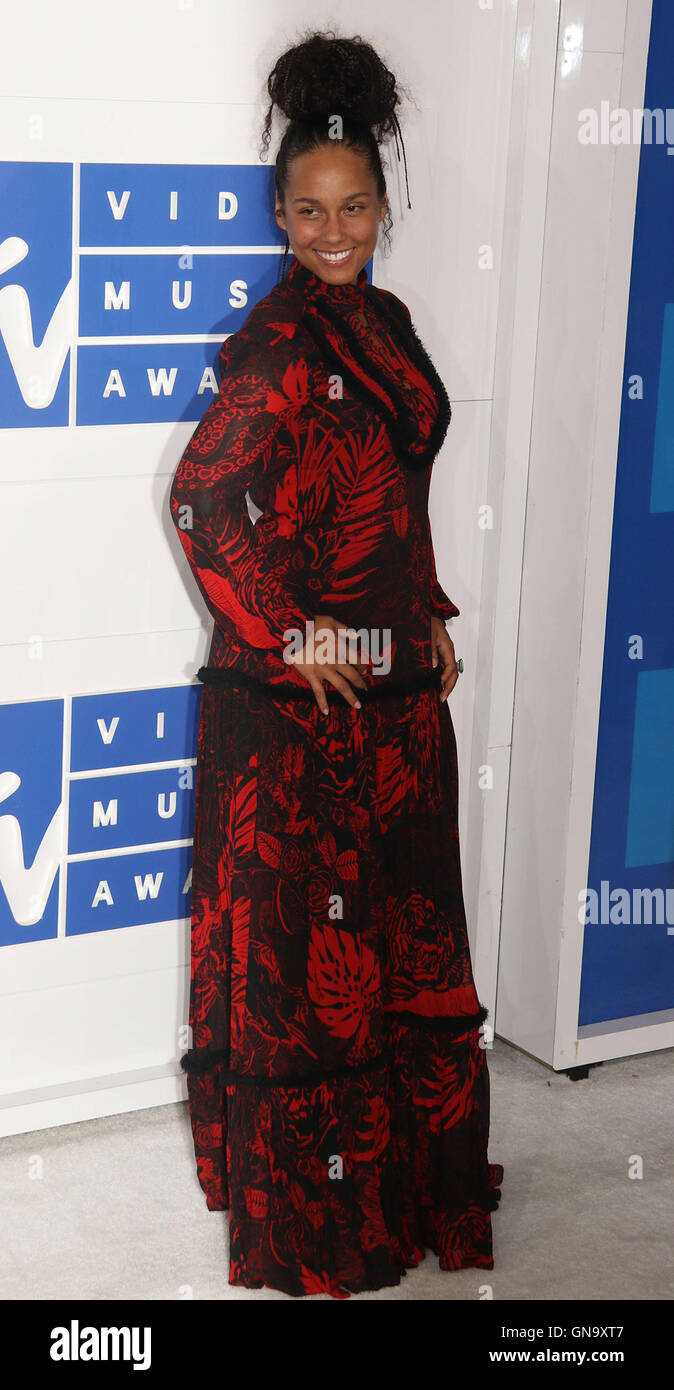 New York, New York, USA. 28th Aug, 2016. Singer ALICIA KEYS attends the ...