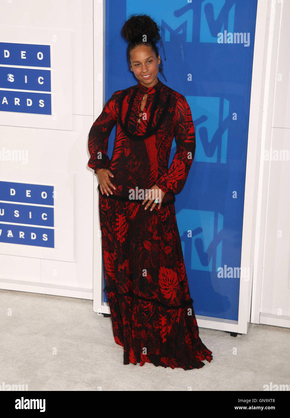 New York, New York, USA. 28th Aug, 2016. Singer ALICIA KEYS attends the ...