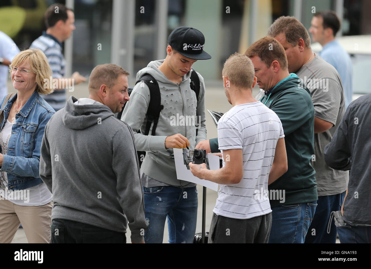 Duesseldorf, Germany. 29th Aug, 2016. German national soccer player ...