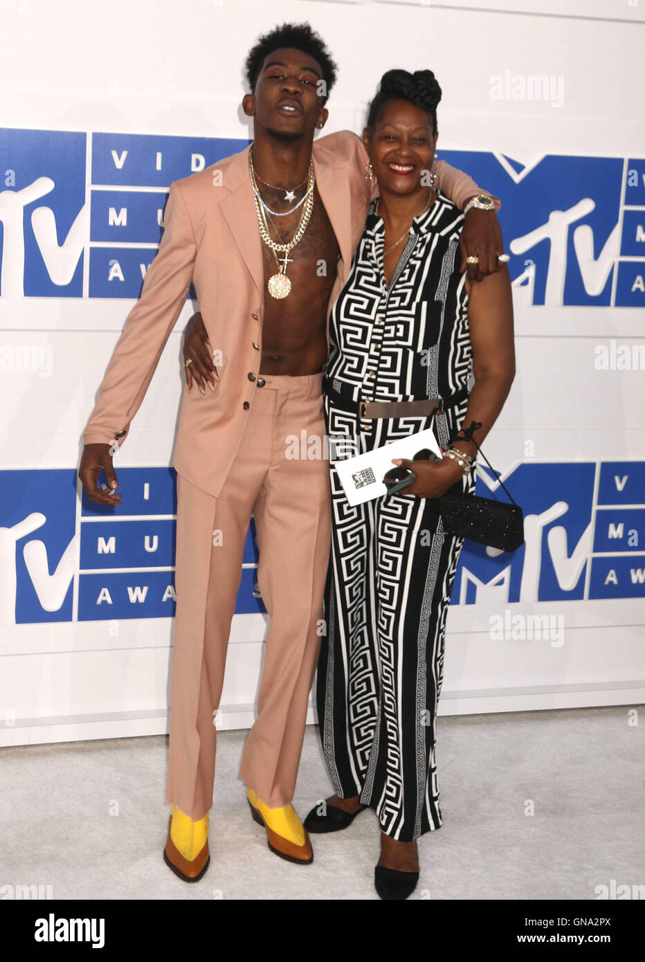 New York, New York, USA. 28th Aug, 2016. Hip hop artist DESIIGNER and ...