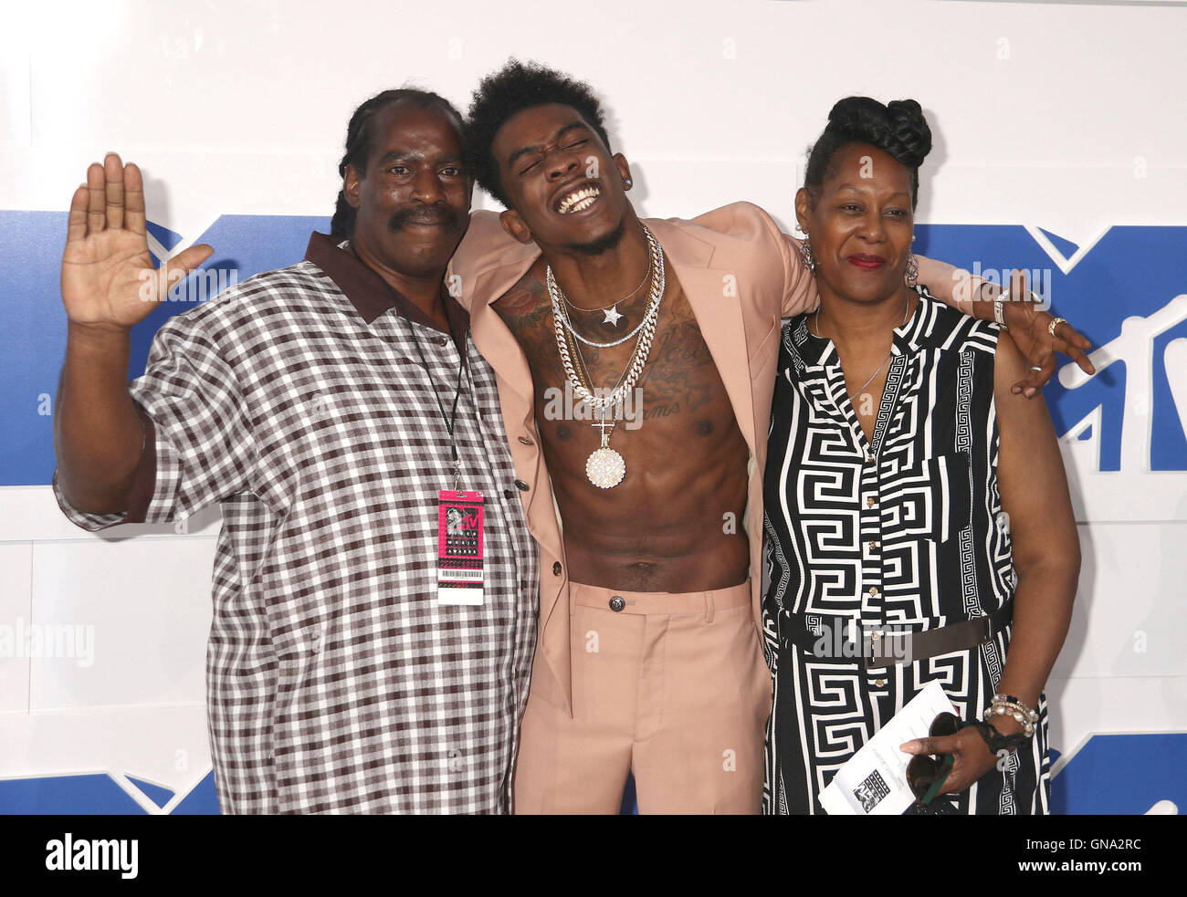 New York, New York, USA. 28th Aug, 2016. Hip hop artist DESIIGNER and ...