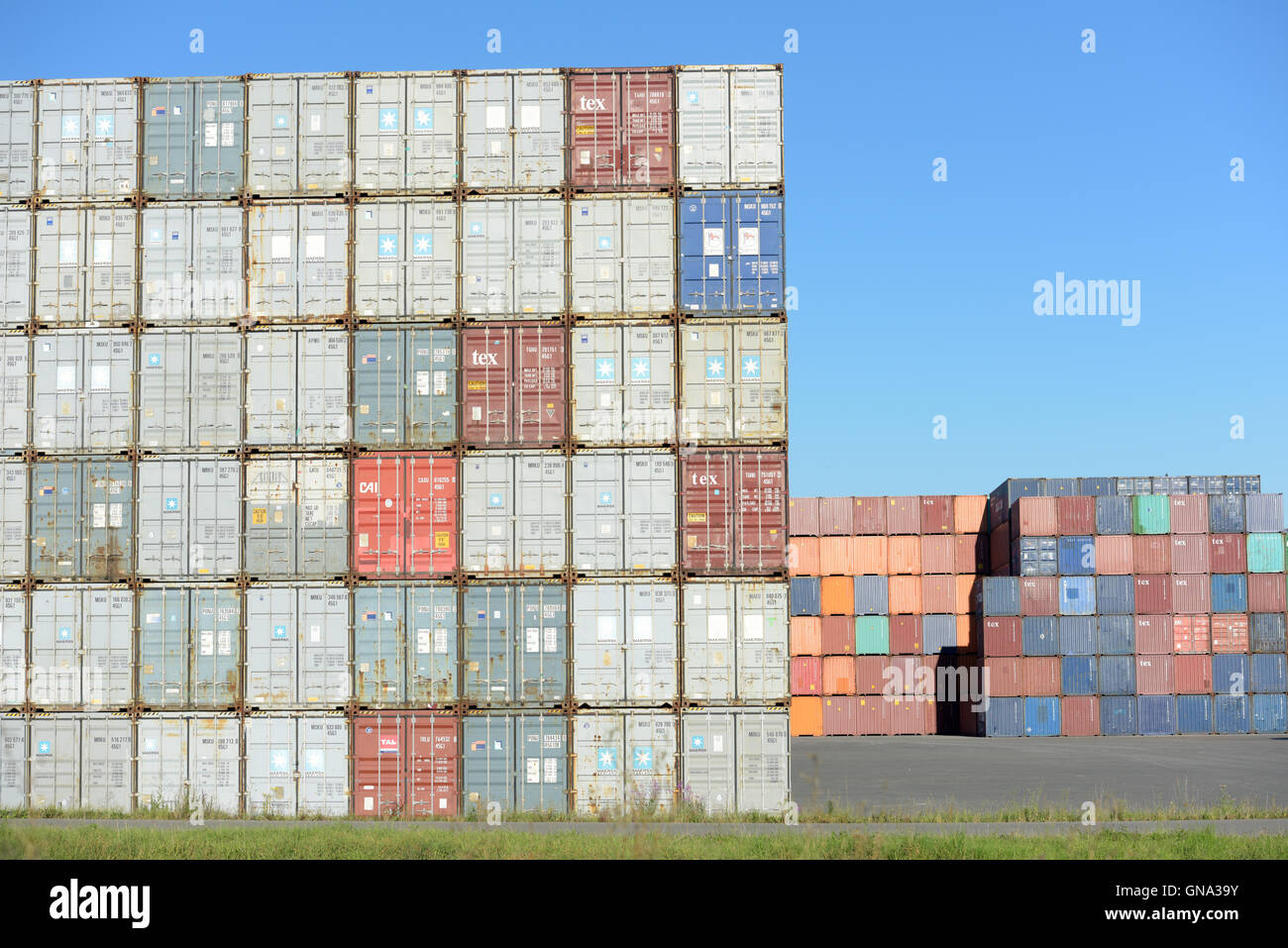 Ulm, Germany. 25th Aug, 2016. Containers standing in the trans-shipment ...