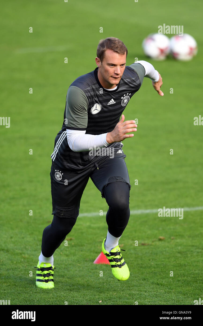 Duesseldorf, Germany. 29th Aug, 2016. German goalkeeper Manuel Neuer ...