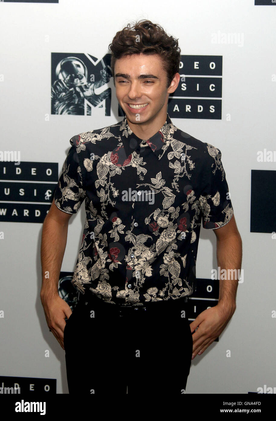 New York, New York, USA. 28th Aug, 2016. Singer NATHAN SYKES poses for ...