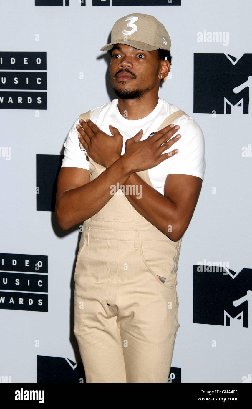 New York, New York, USA. 28th Aug, 2016. CHANCE THE RAPPER poses for ...