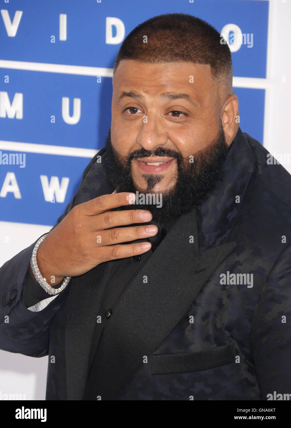 New York, New York, USA. 28th Aug, 2016. DJ KHALED attends the arrivals ...