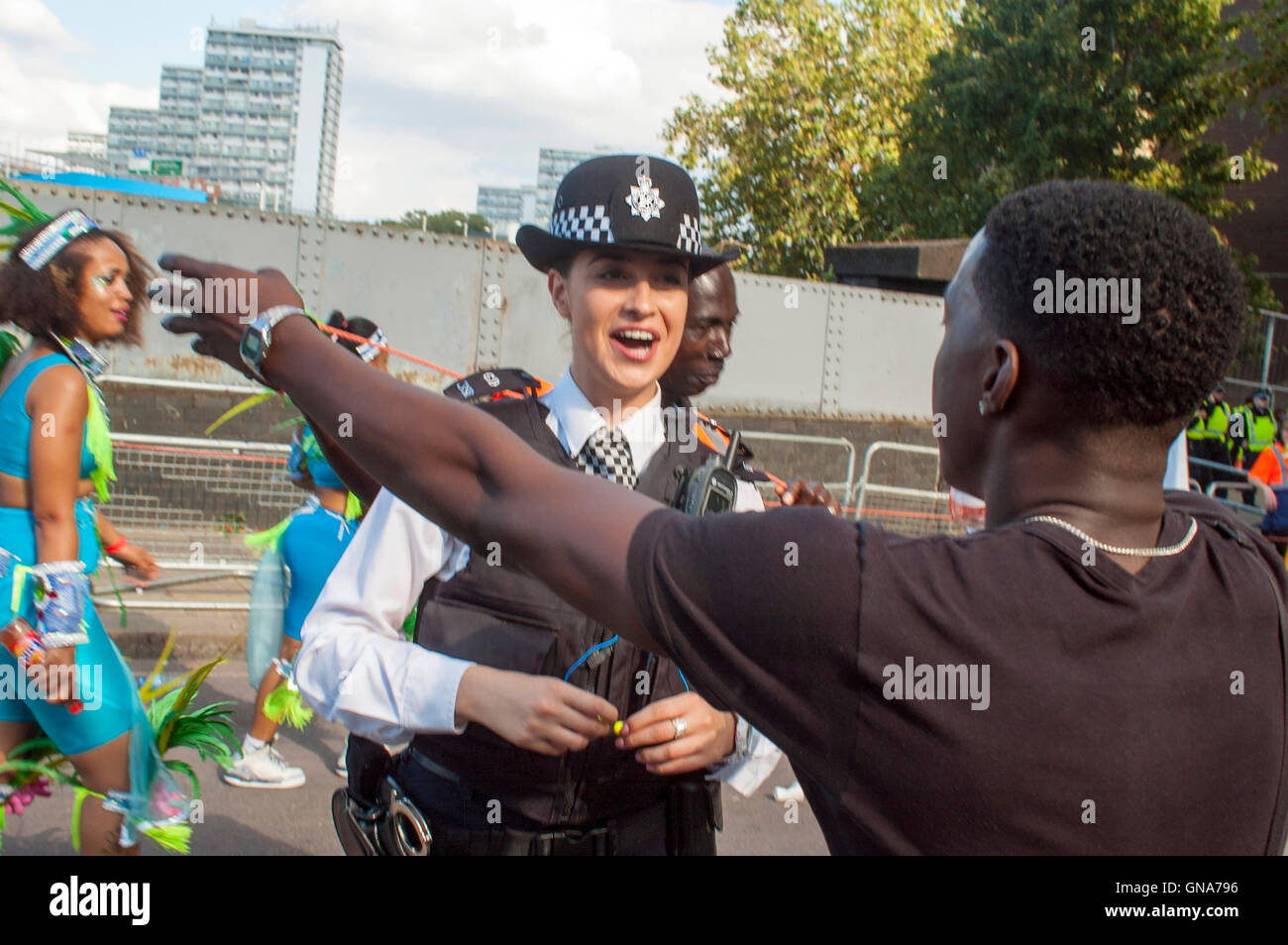 Notting hill carnival, police dance hi-res stock photography and images ...