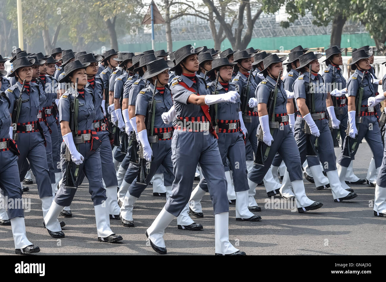Indian army soldier ak 47 gun hi-res stock photography and images - Alamy