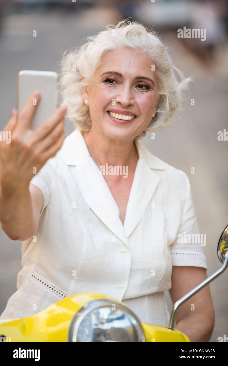 Mature female looks city hi-res stock photography and images - Alamy