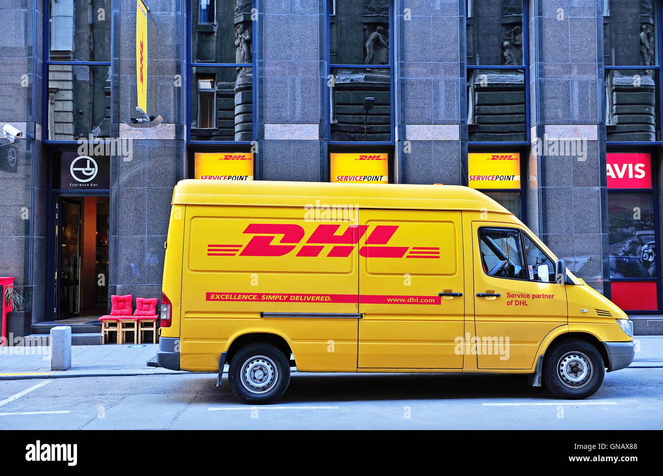 Dhl express hi-res stock photography and images - Alamy