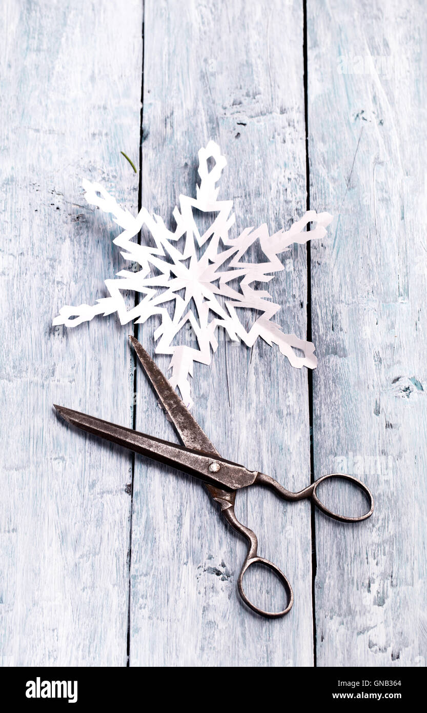 Scissors simple hi-res stock photography and images - Alamy