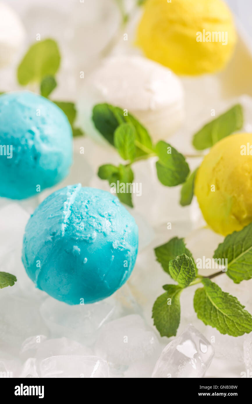 Ice cream balls hi-res stock photography and images - Alamy