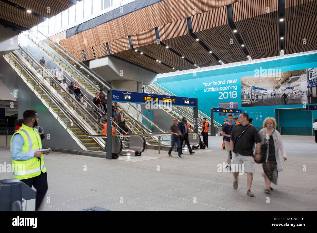 Members of the public try out the new concourse and platforms at London ...
