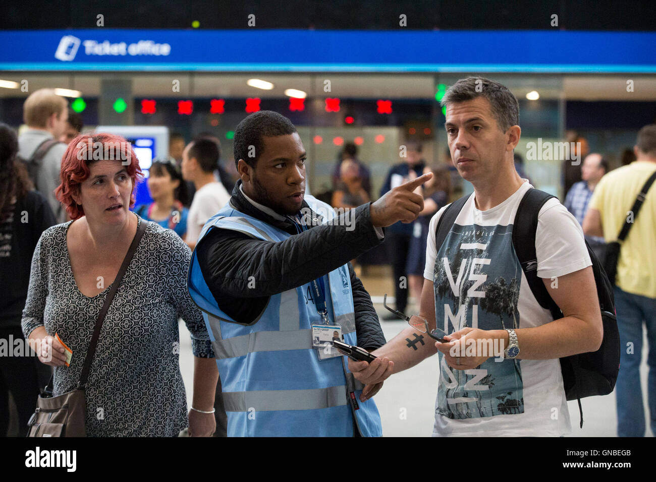 Members of the public try out the new concourse and platforms at London ...