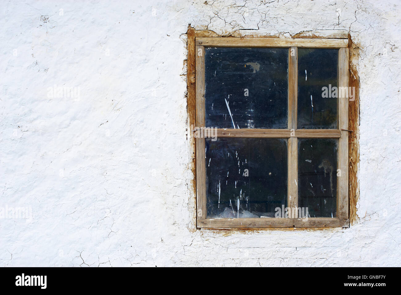 Medieval jail window hi-res stock photography and images - Alamy