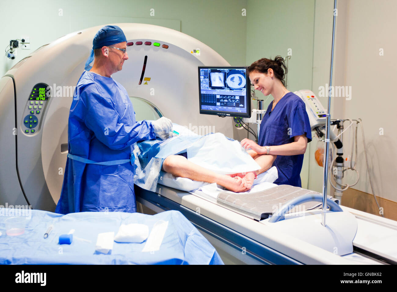 Cancer cat hi-res stock photography and images - Alamy