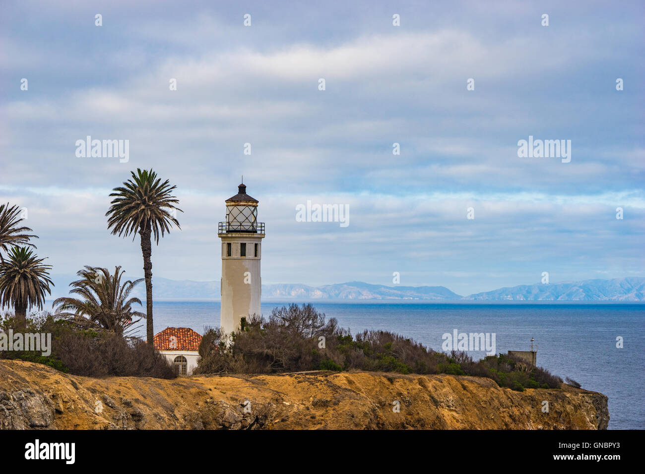 Lighthouse overlooks the California coast and Catalina Island Stock ...