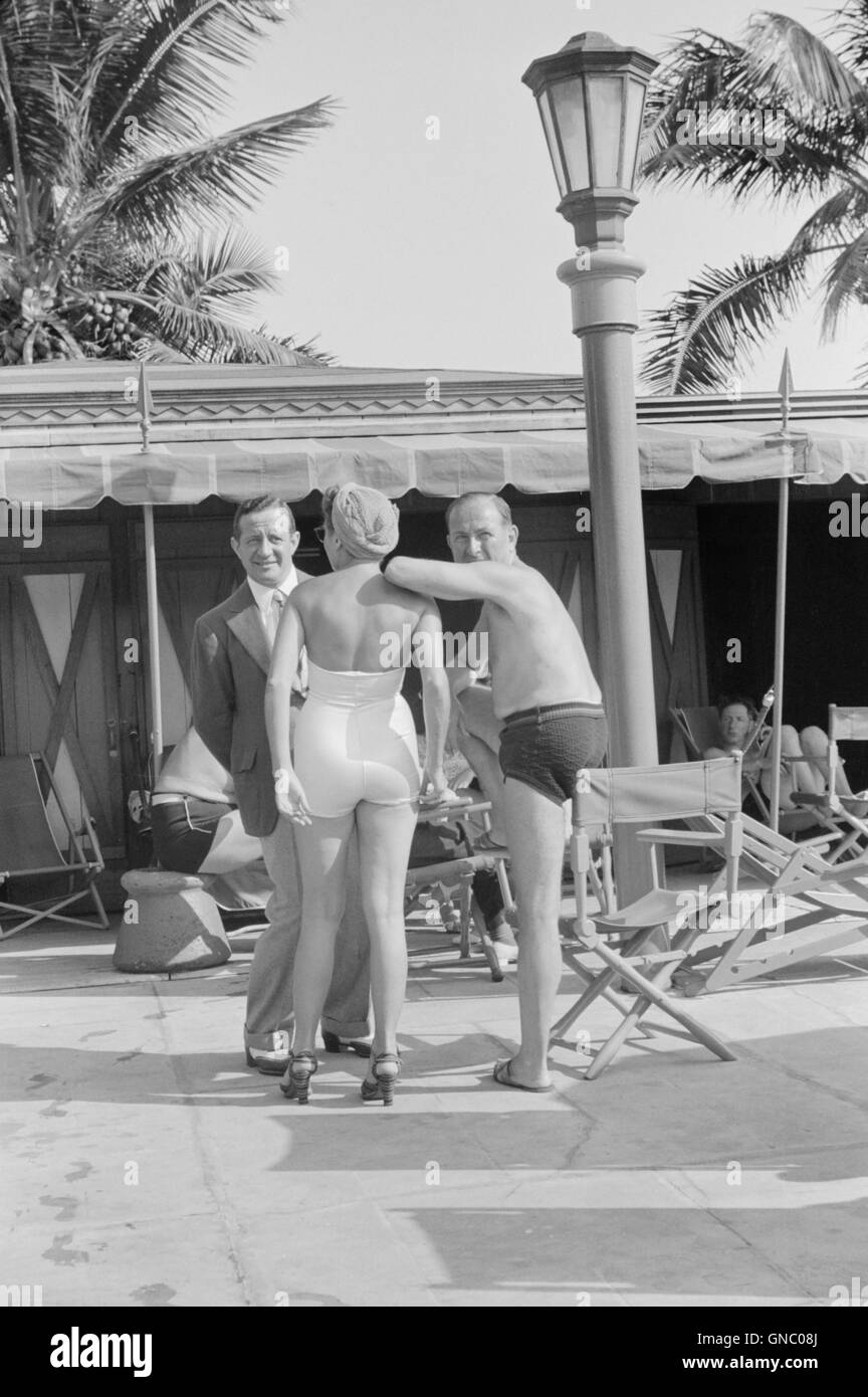 Miami people beach Black and White Stock Photos & Images - Alamy