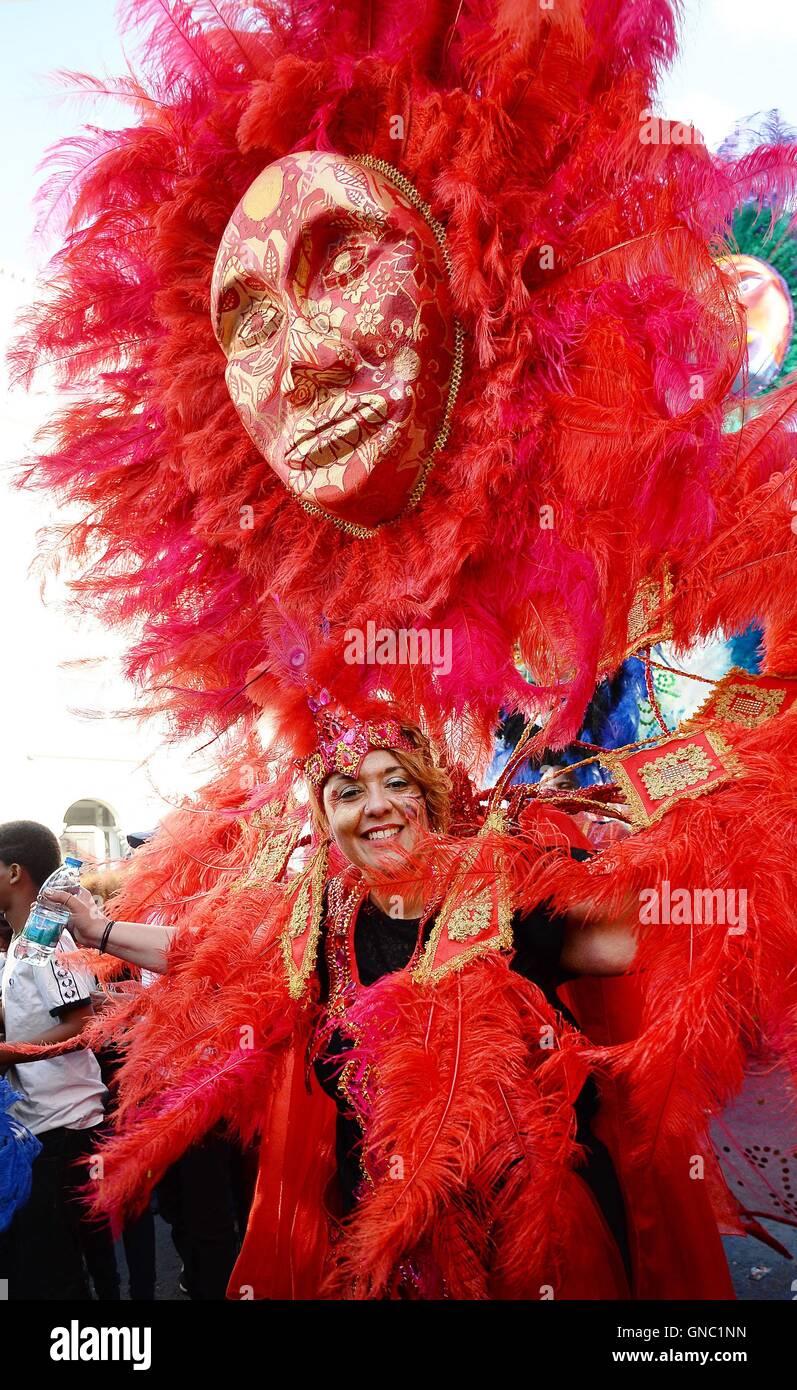 Dancers during the second and final day of the Notting Hill Carnival ...
