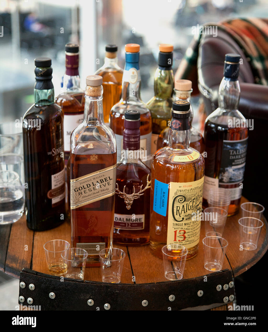 Bottles of whiskey hi-res stock photography and images - Alamy