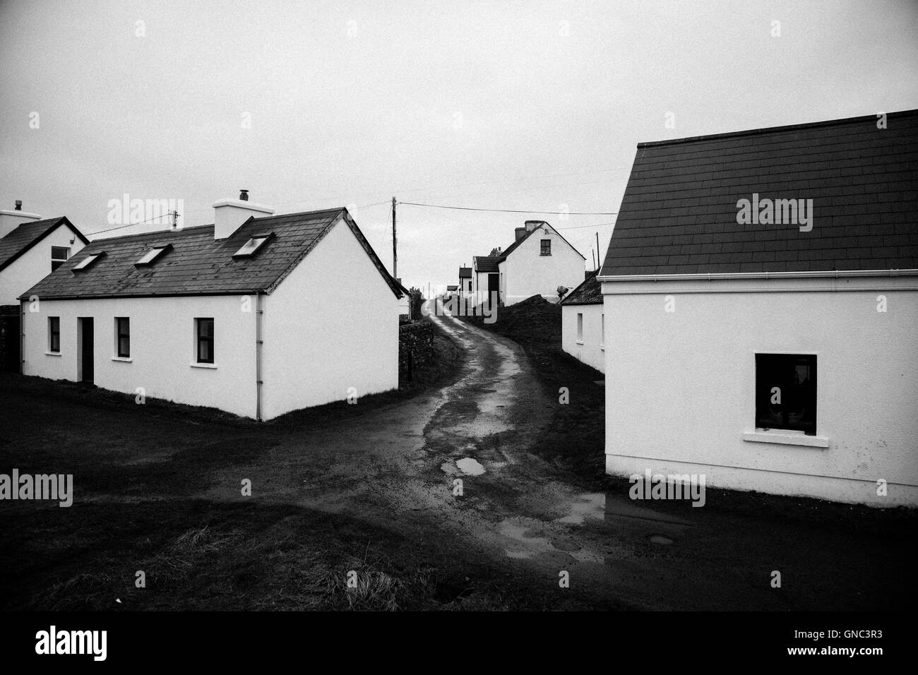 Houses ireland Black and White Stock Photos & Images - Alamy