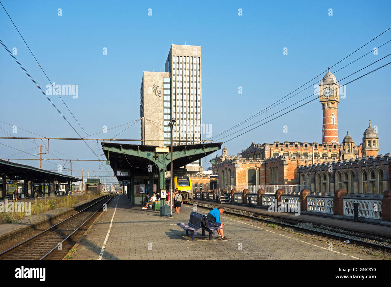 Gent sint pieters train station hi-res stock photography and images - Alamy