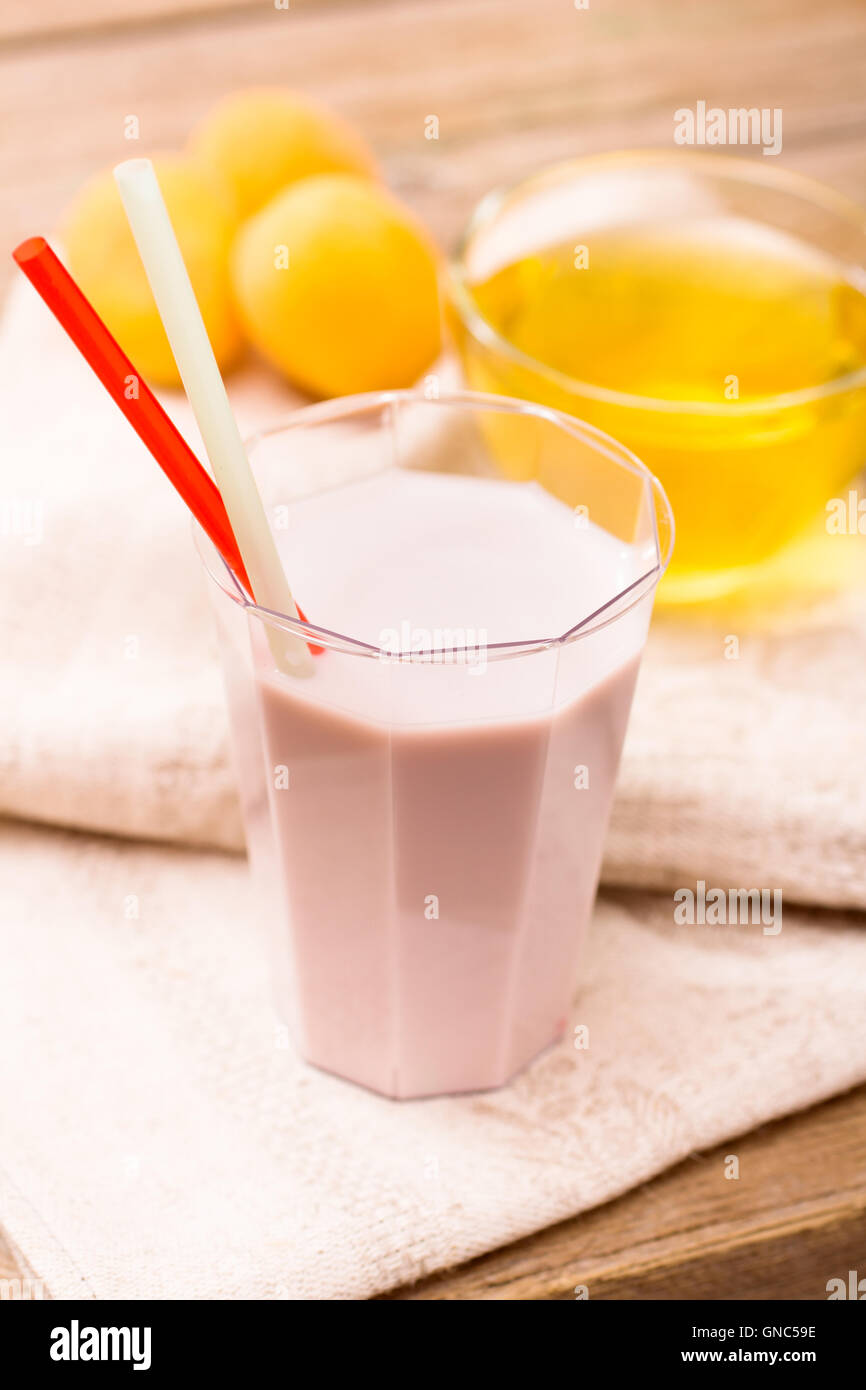 Creamy shake hi-res stock photography and images - Alamy