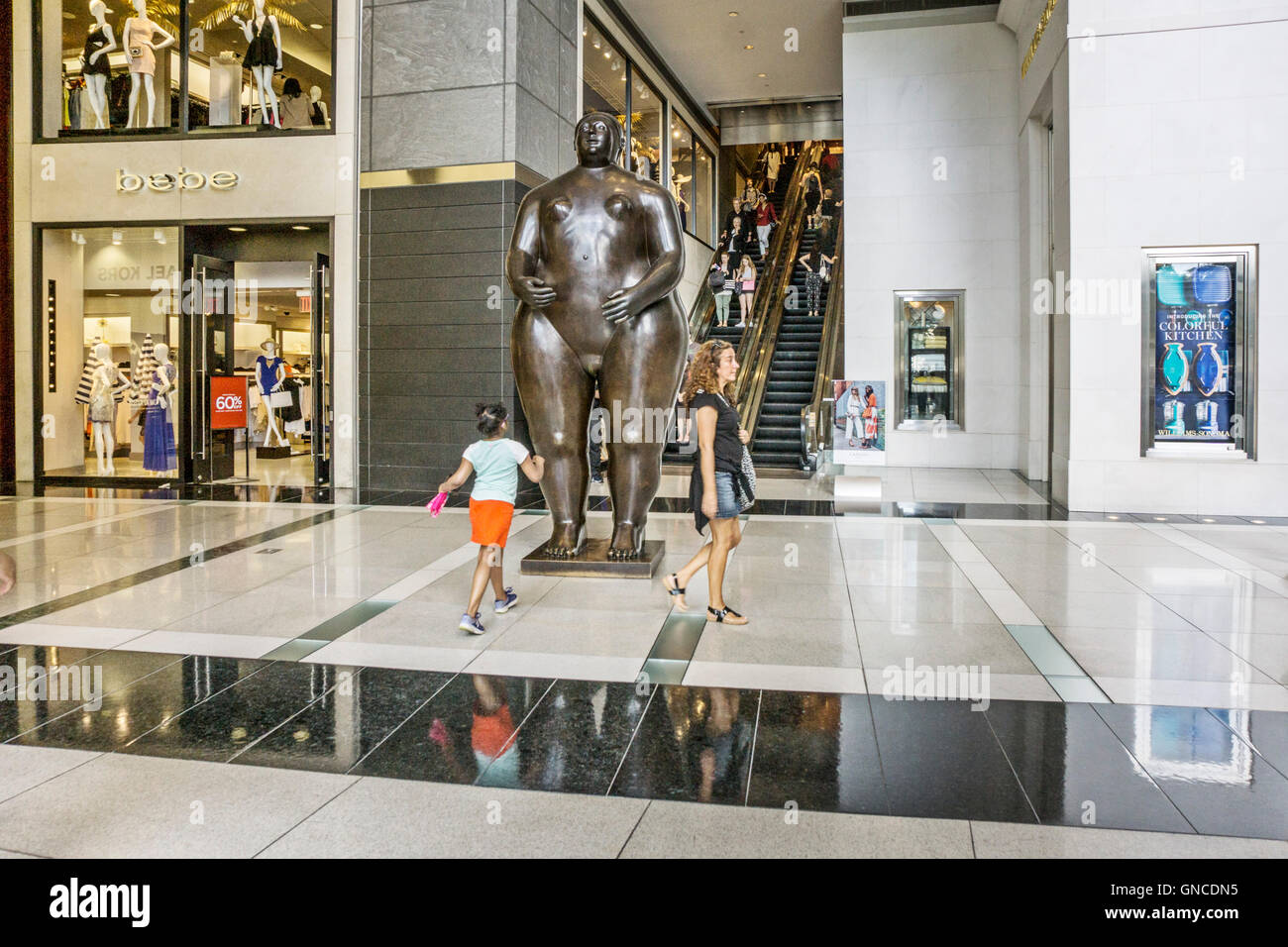 Statue of eve hi-res stock photography and images - Alamy