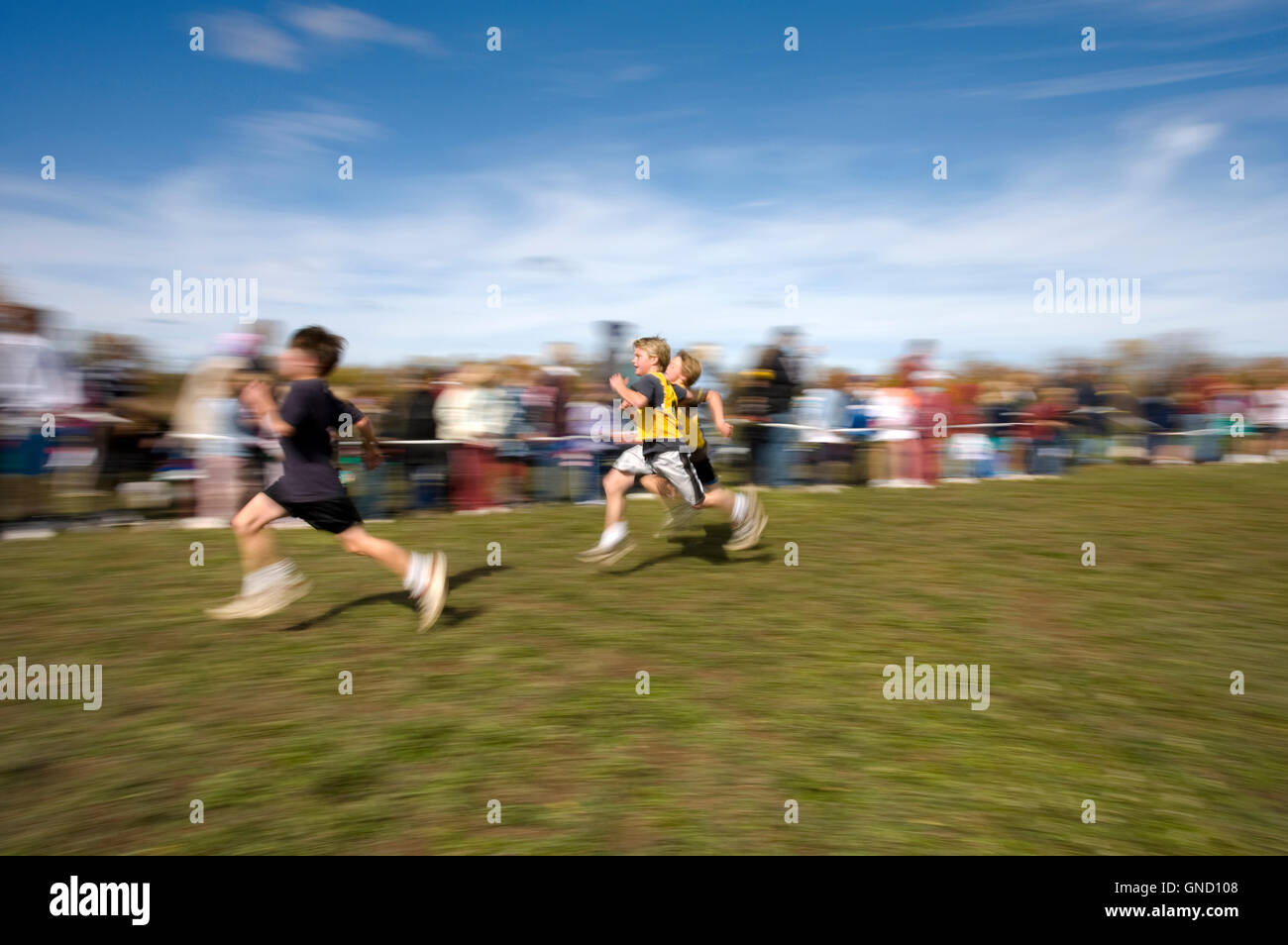 Running a race hi-res stock photography and images - Alamy