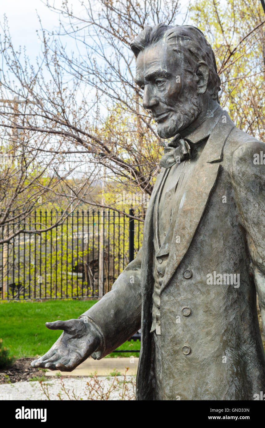 Statue of Grace Bedell and Abraham Lincoln Stock Photo - Alamy