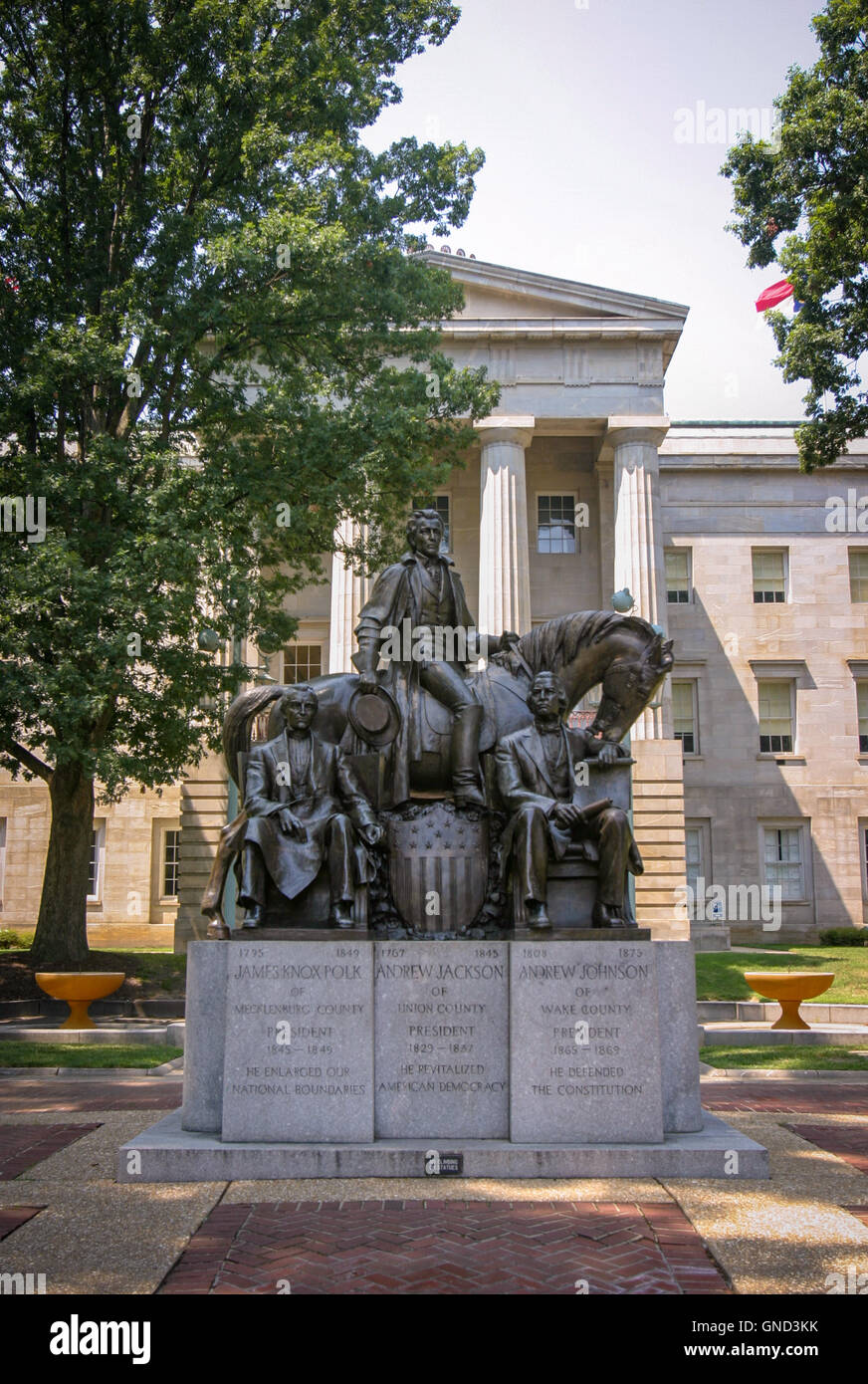 North carolina state general assembly hi-res stock photography and ...