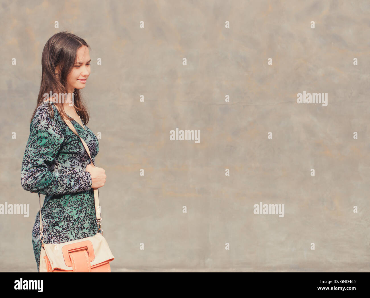 Woman casual walking street front hi-res stock photography and images ...