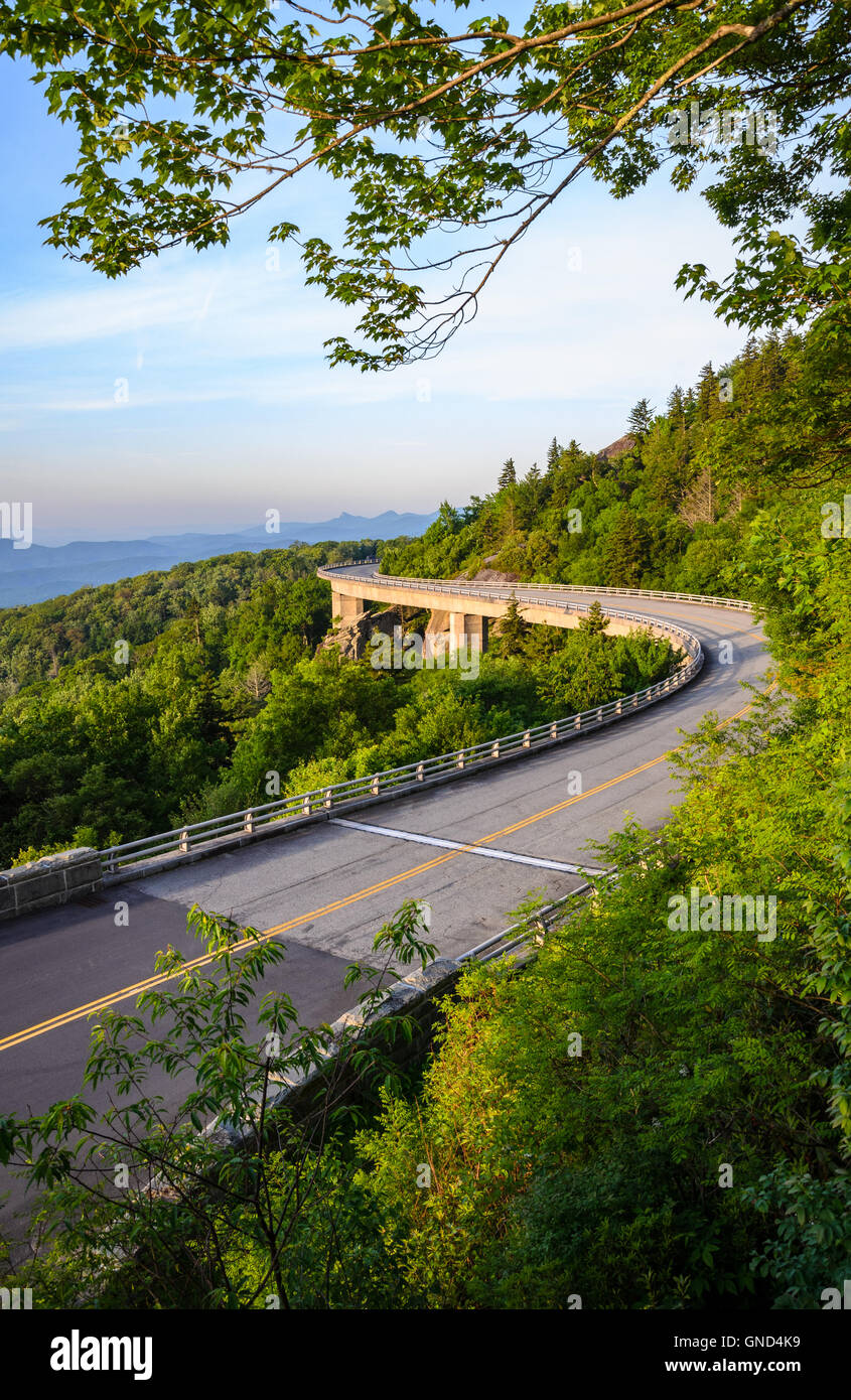 Blue ridge parkway hi-res stock photography and images - Alamy