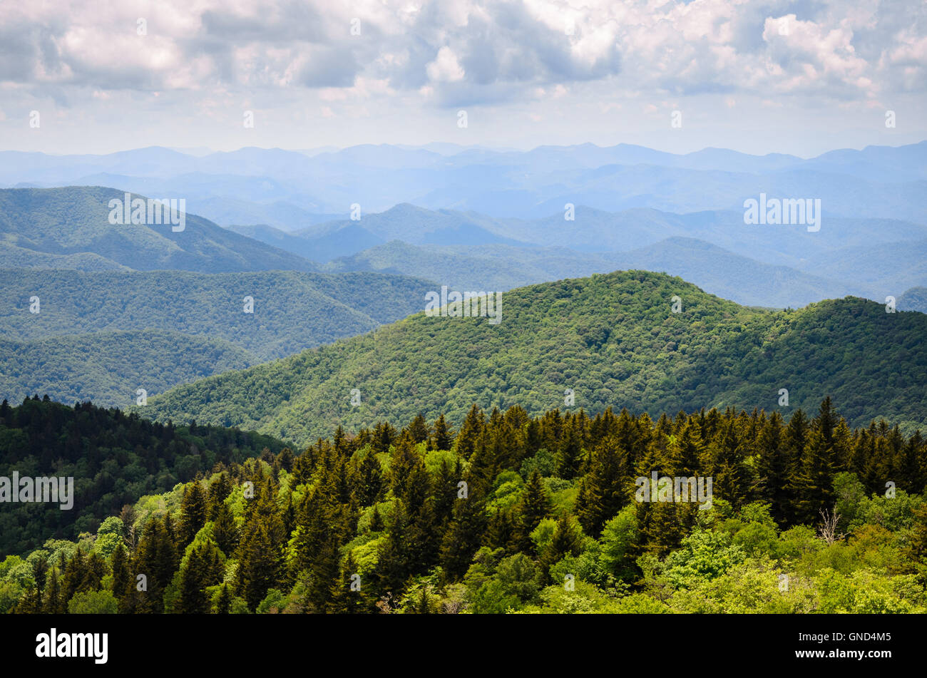 Appalachian mountains blue ridge hi-res stock photography and images ...