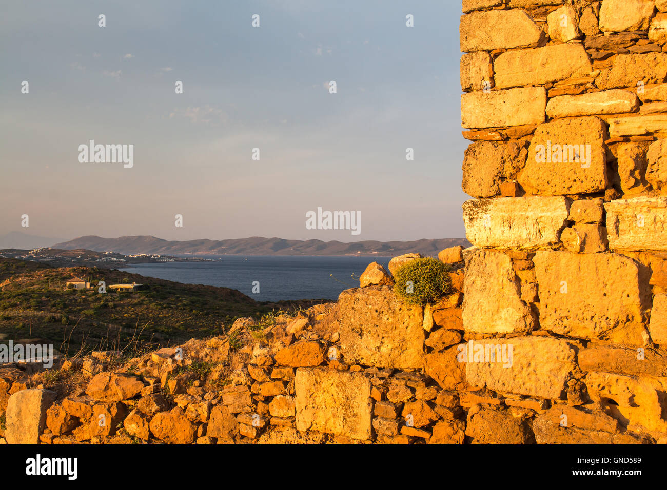 Brick wall sunset hi-res stock photography and images - Alamy