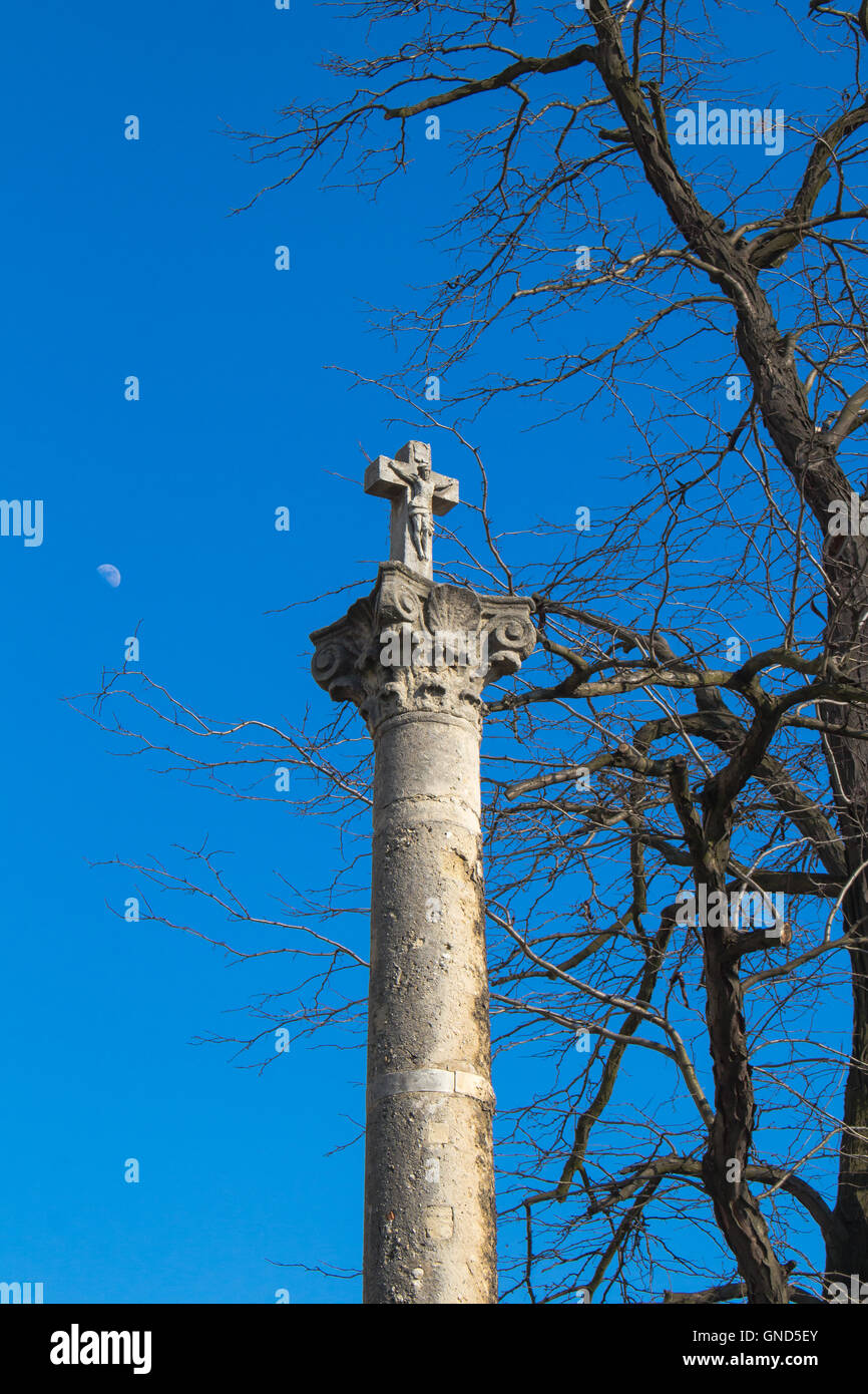 Column cross hi-res stock photography and images - Alamy