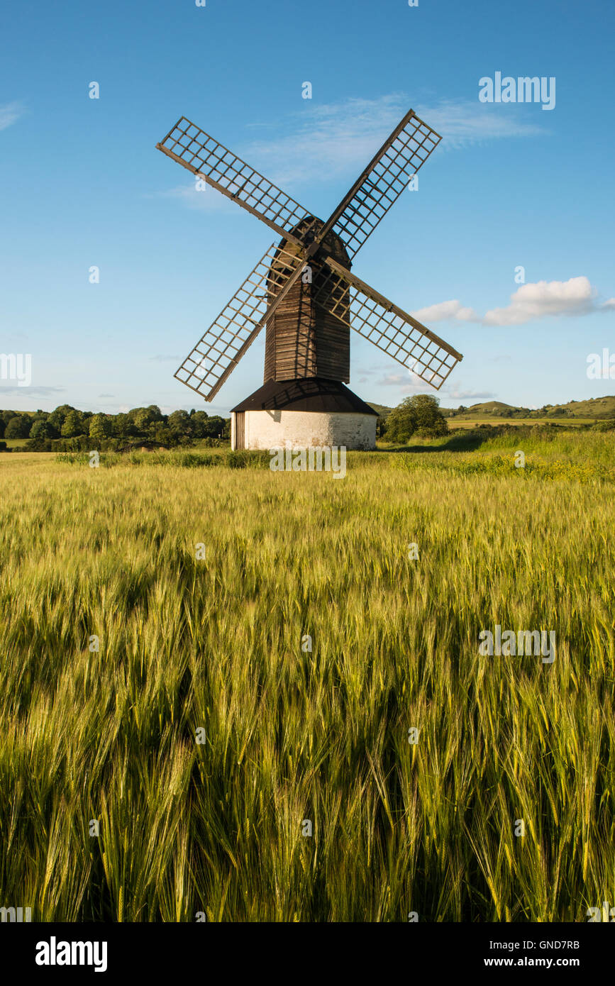 Pitstone windmill, buckinghamshire hi-res stock photography and images ...
