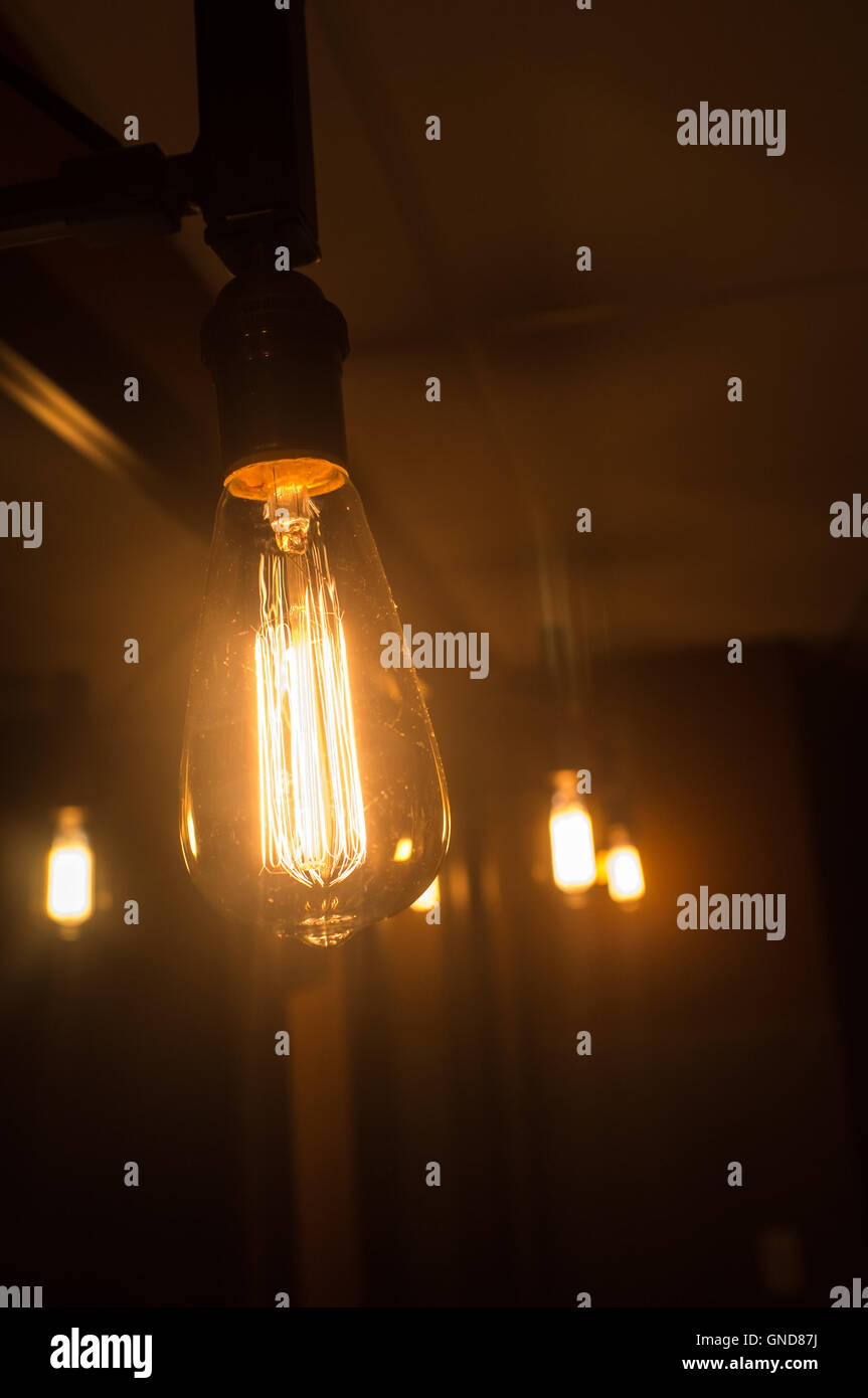 Edison bulb lights hi-res stock photography and images - Alamy