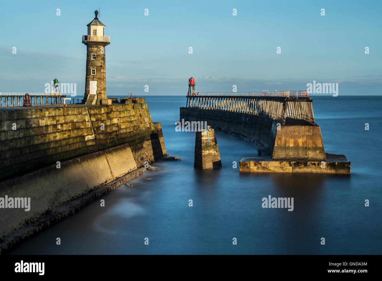 Sea wall at Whitby harbour Stock Photo - Alamy