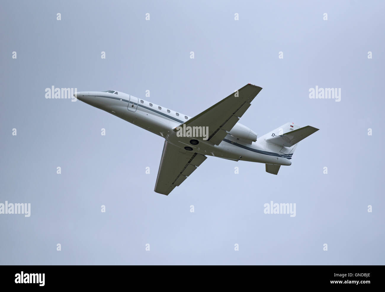 770 lbw avionics honeywell primus epic fmz2000fms hi-res stock ...