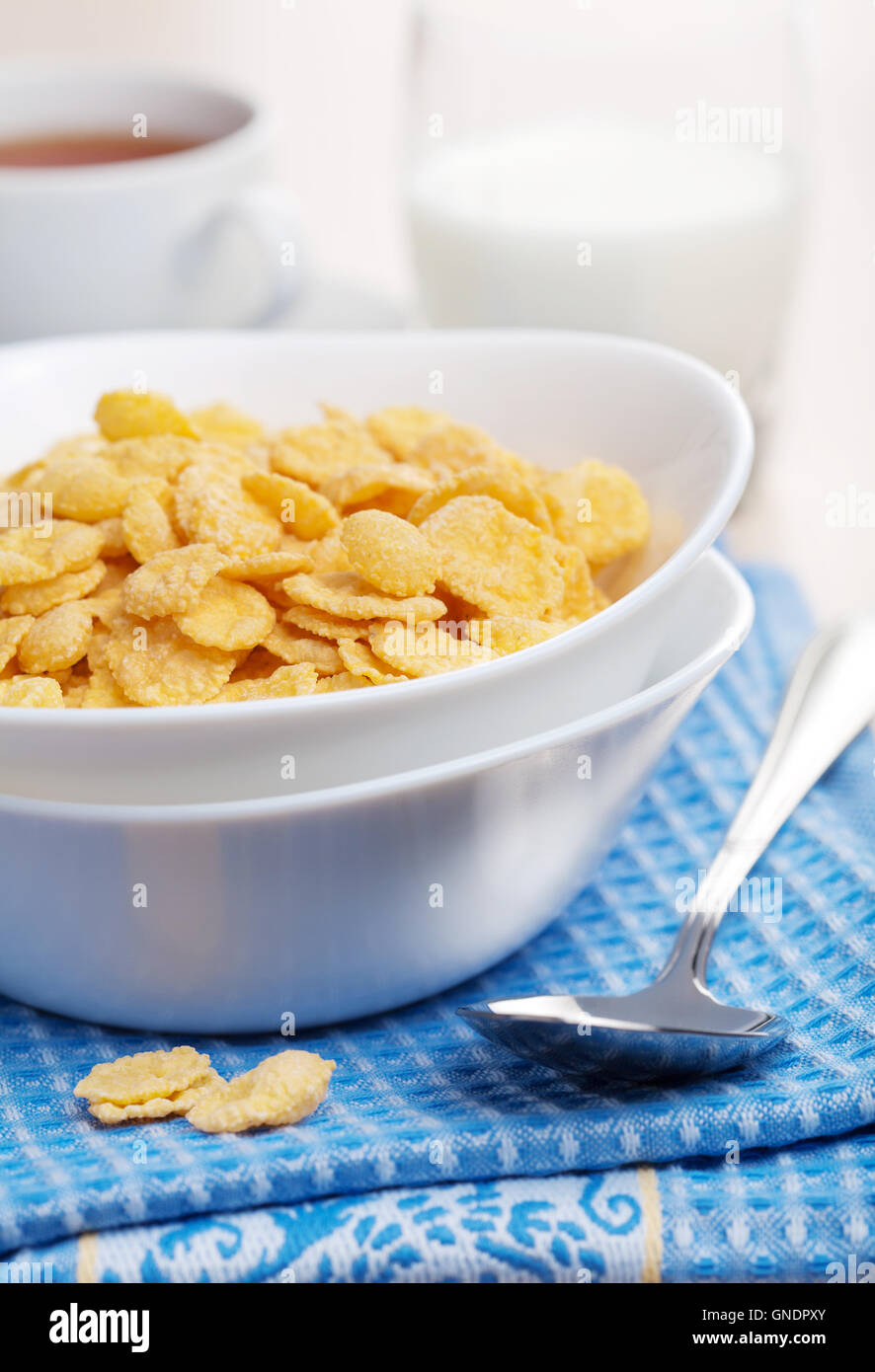 cornflakes for breakfast Stock Photo - Alamy