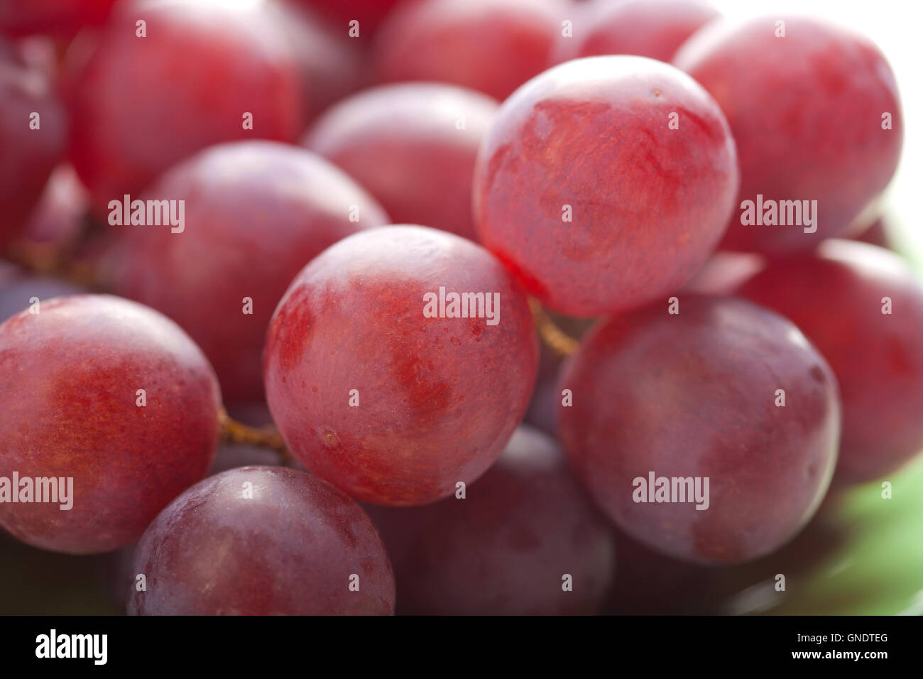 Ruby grapes hi-res stock photography and images - Alamy