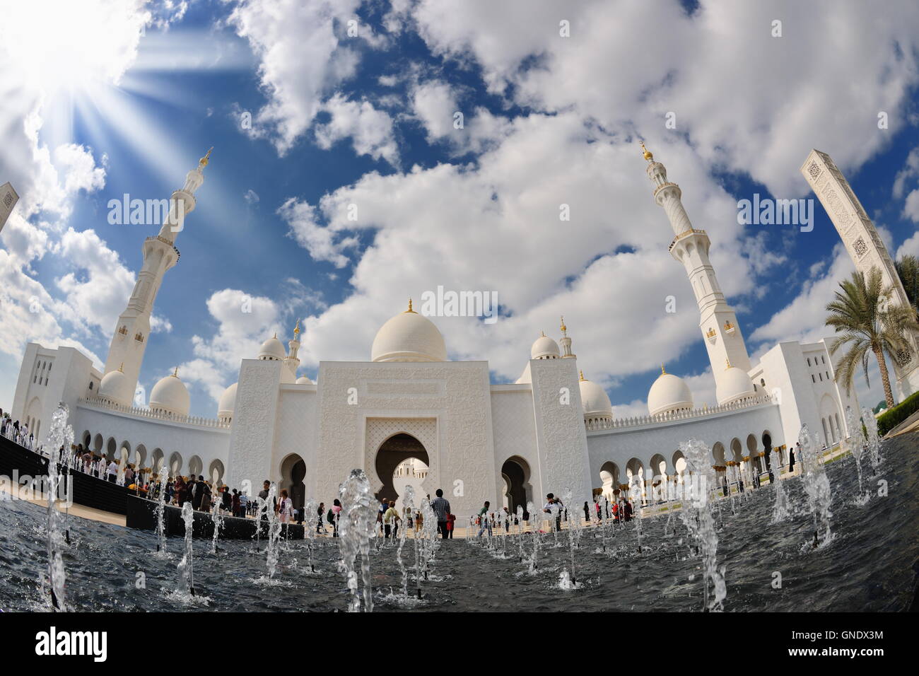 sheikh zayed mosque Stock Photo - Alamy