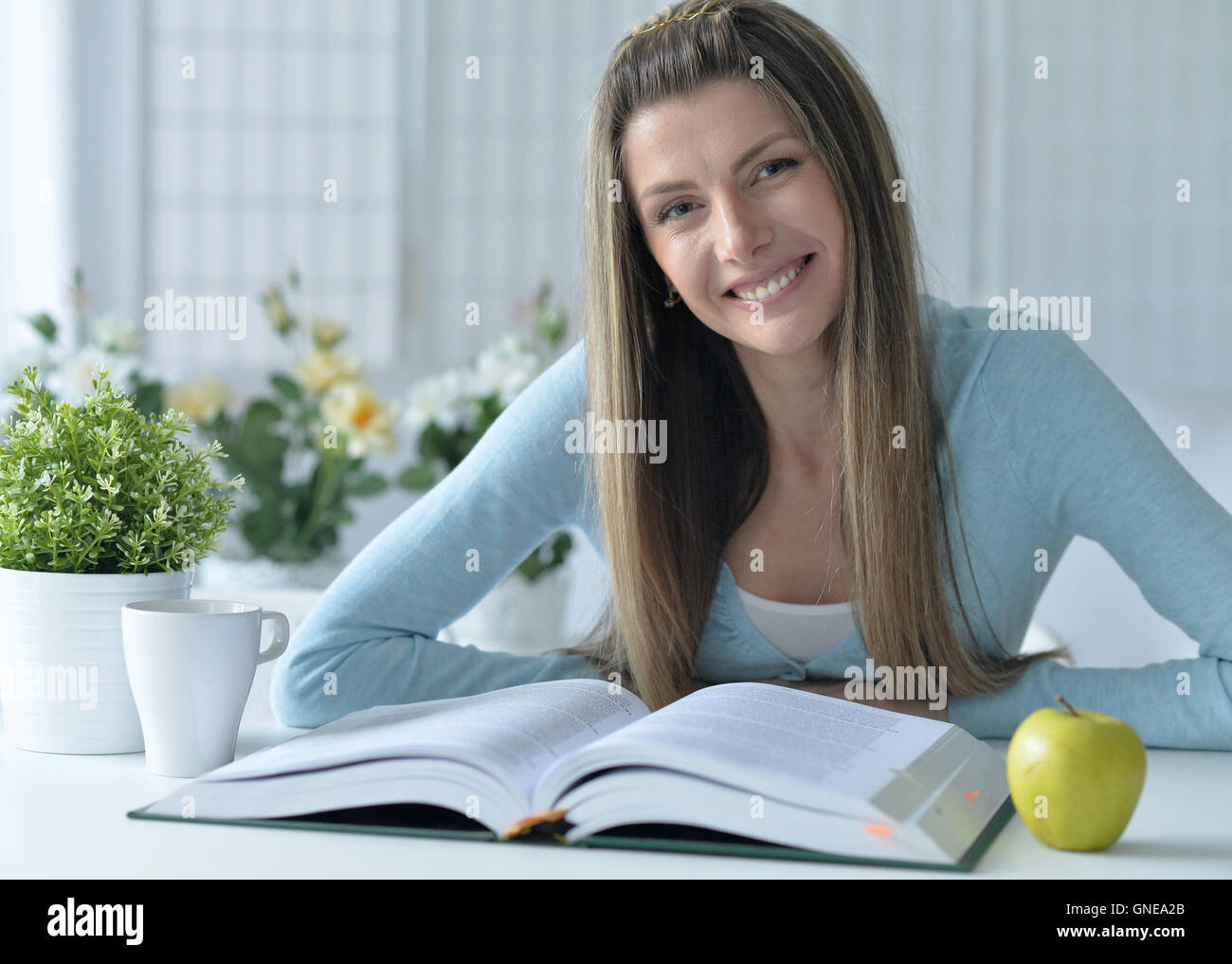 beautiful woman reading a book Stock Photo - Alamy