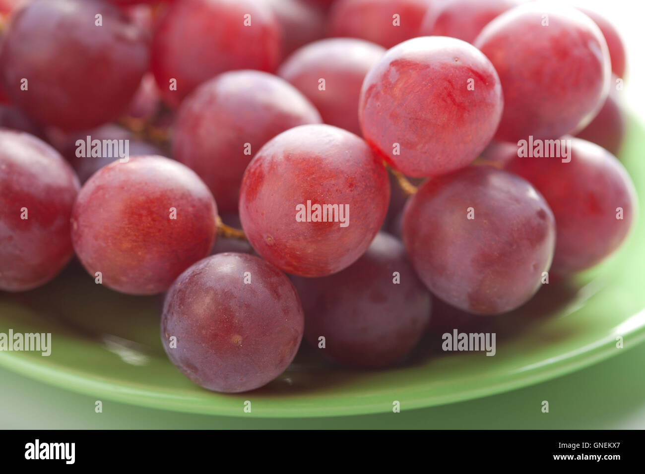 Ruby grapes hi-res stock photography and images - Alamy