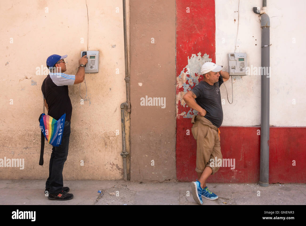 Using a phone in public hi-res stock photography and images - Alamy