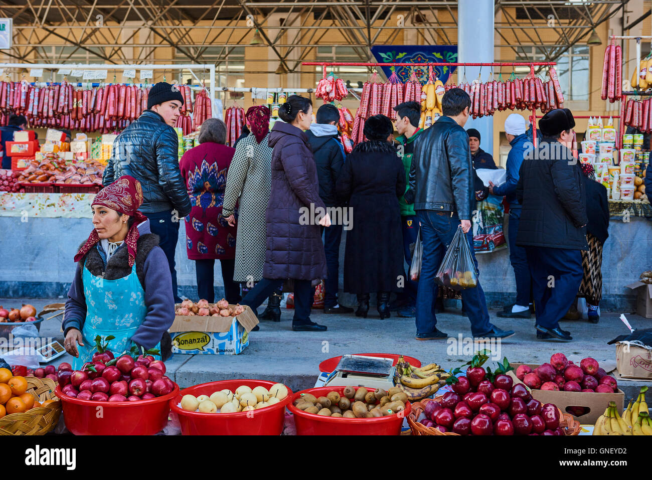 Samarkand market uzbekistan bazaar hi-res stock photography and images ...